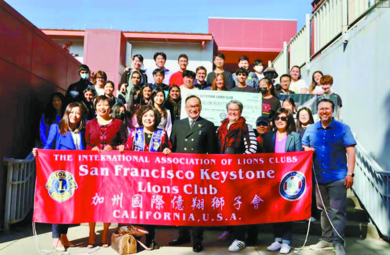 Aragon高中機器人俱樂部團隊參加德州FRC世界機器人錦標賽 加州國際億翔獅子會慷慨捐助經費 | 星島日報